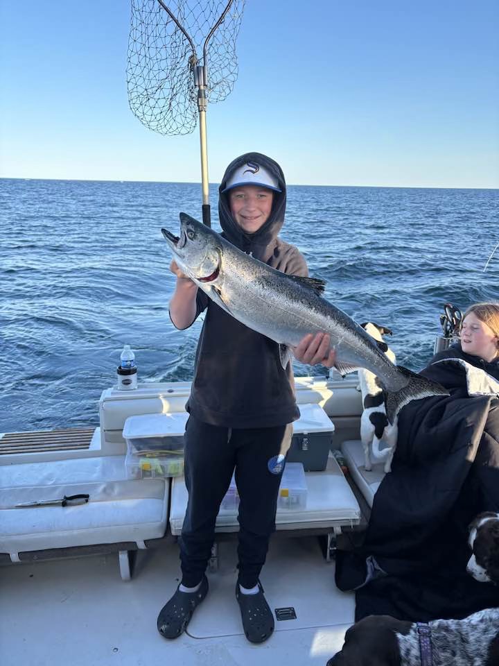 Lake Michigan Salmon/Trout Fishing In Muskegon